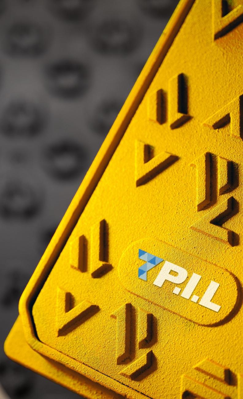 Regards de voirie, tampons fonte télécom et grilles d'égout